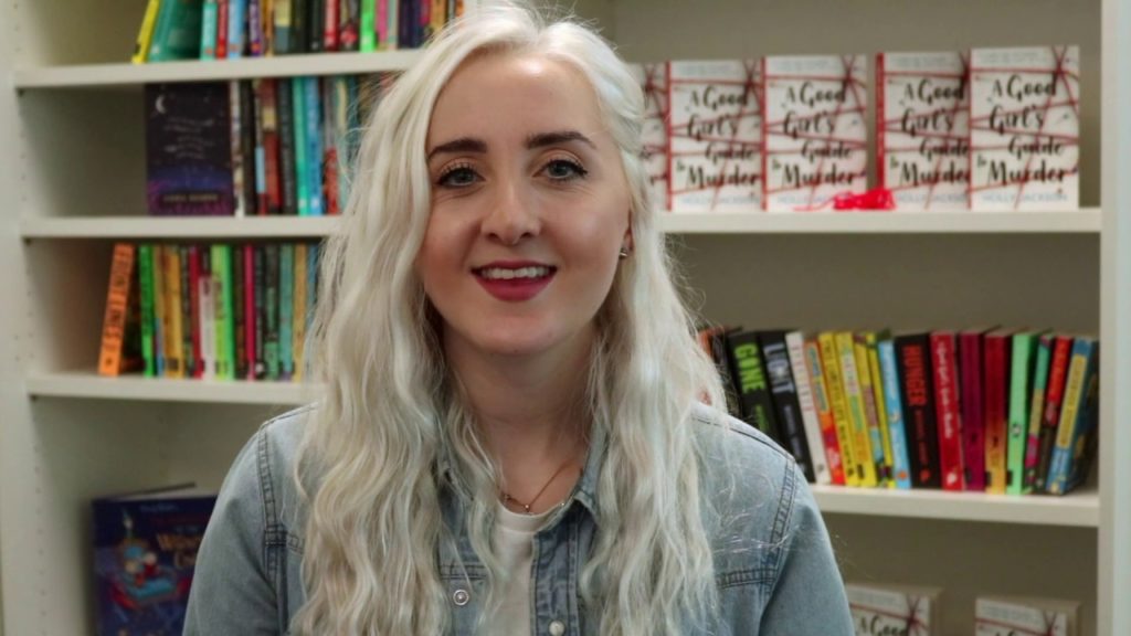 Destino publicará Asesinato para principiantes, de Holly Jackson ...